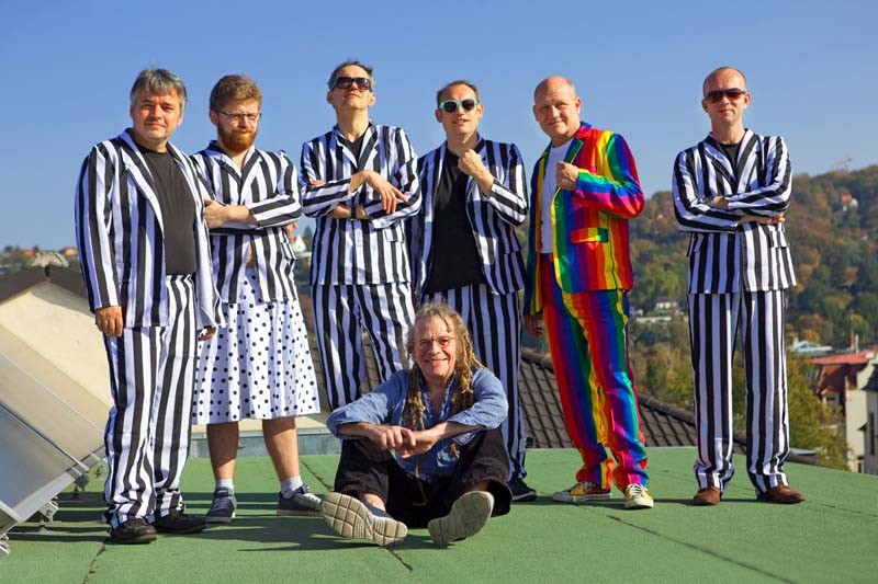 Tickets für 'DEKAdance (dd) Alle 11 min verspielt sich ein Musiker ...